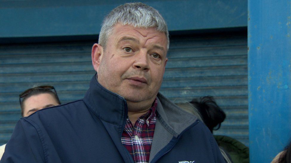 Newtownards: Community march calls for end to gang violence - BBC News