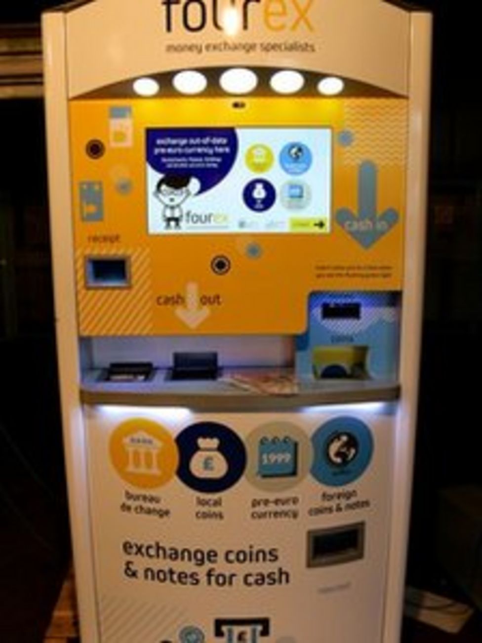 Kiosk that turns foreign coins into pounds opens in London - BBC News