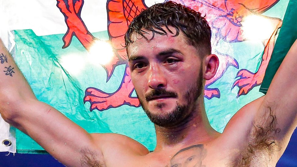 Andrew Selby: Welsh boxer wins WBC international flyweight title - BBC ...