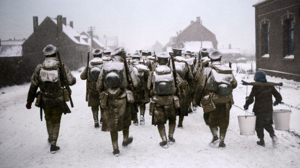 'Suddenly real': Colour brings new life to archival WW1 photos - BBC News