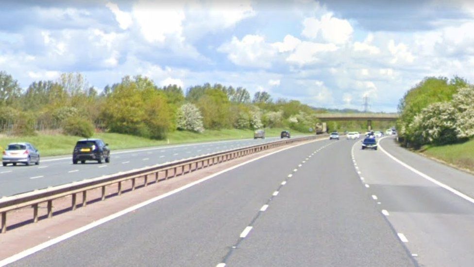 Woman killed in crash that closed M40 for hours - BBC News