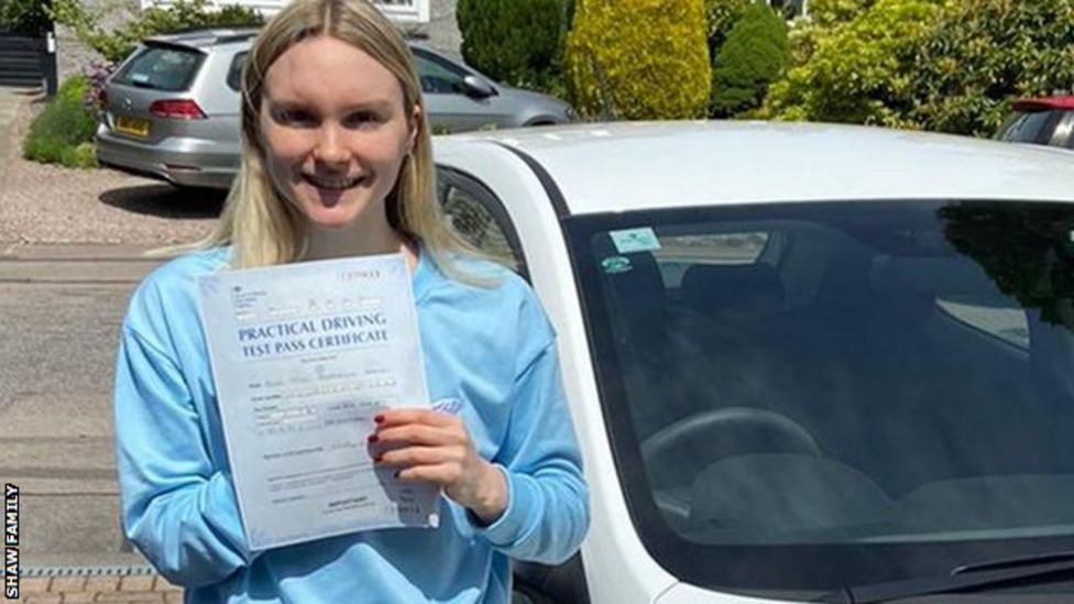 Tokyo Paralympics: 'A very good day' for debutant Toni Shaw - BBC Sport