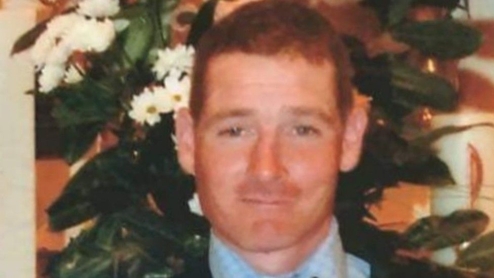 Tributes to man who died after Morriston van crash - BBC News
