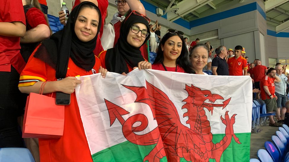 Wales football: South Asian female fans see first game - BBC News