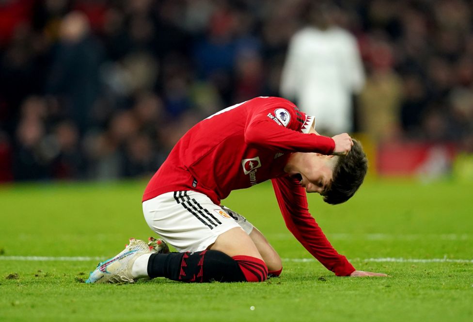 Manchester United: 'Emotional' Garnacho a positive - Ten Hag - BBC Sport