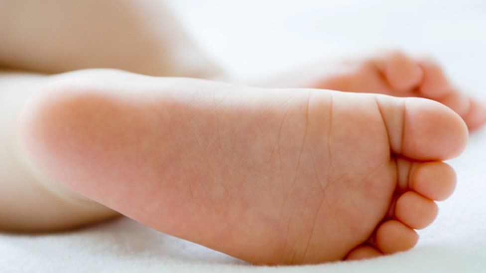 Recovery position 'a must for unconscious children and babies' - BBC News