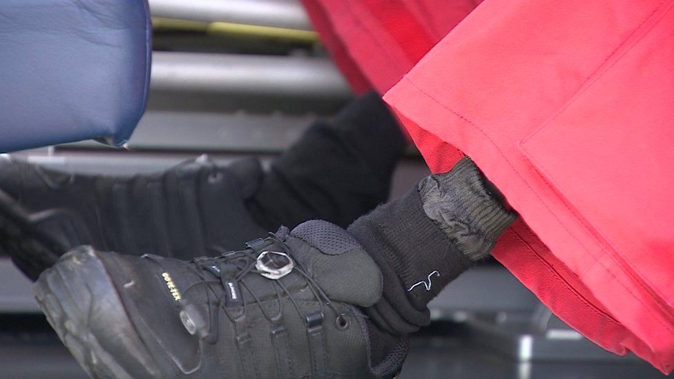 The air ambulance medic who lost both legs - BBC News