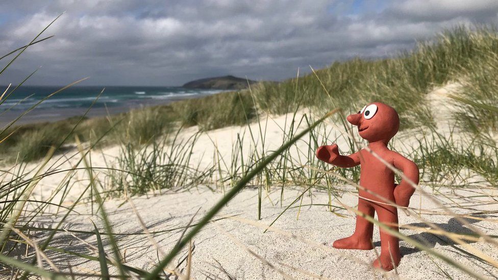 Aardman Animation's Morph tours Western Isles - BBC News