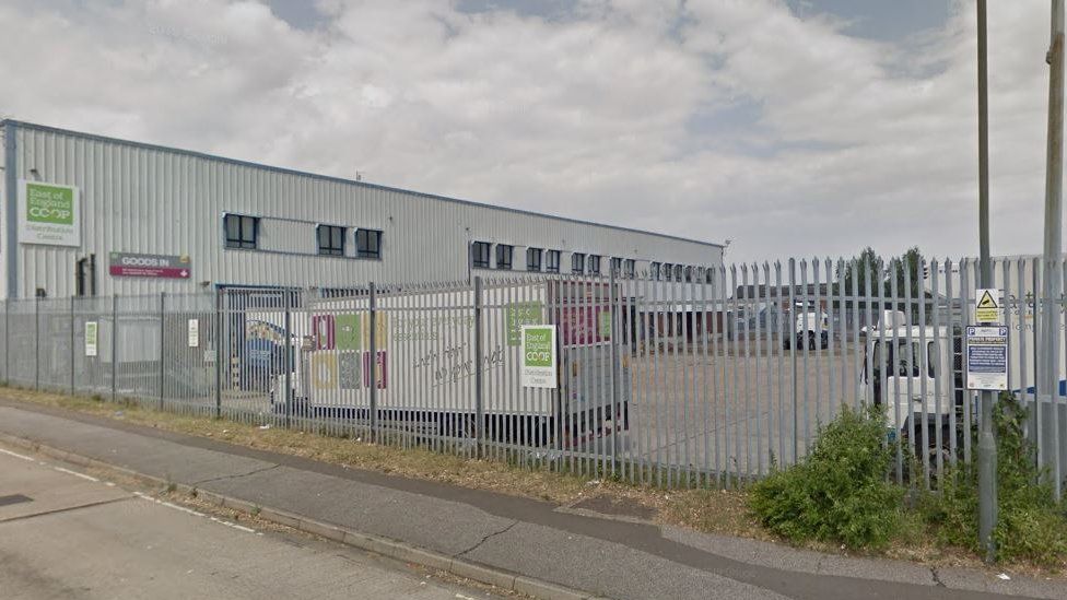 East of England Co-op to close distribution centre - BBC News