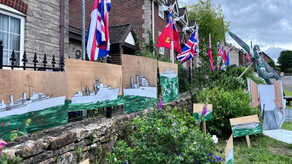 Somerset man creates huge D-Day memorial outside home - BBC News