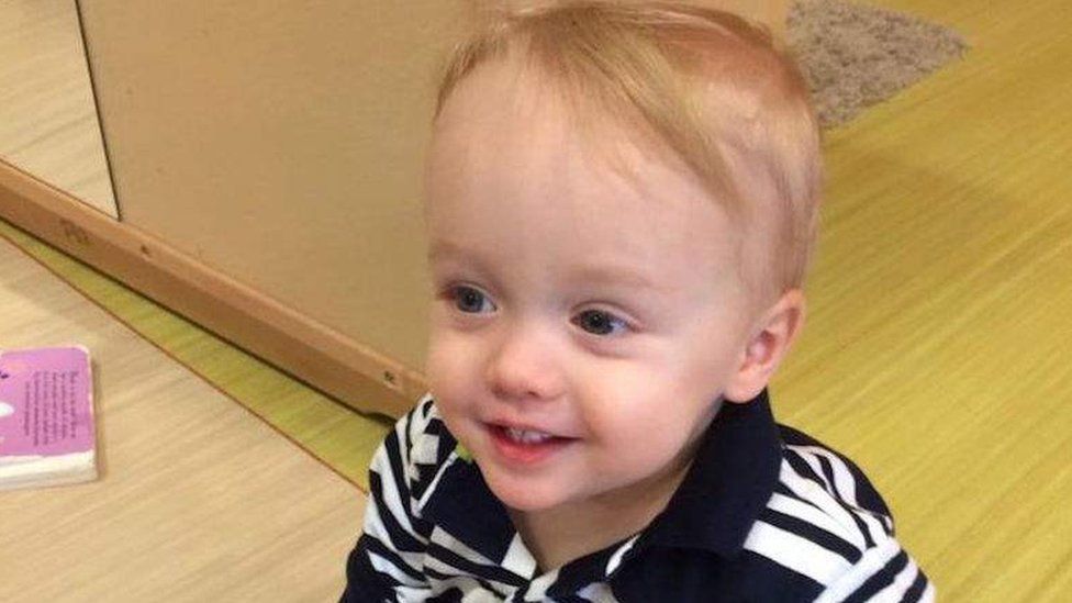 Justin Ross Harris sentenced to life for son's hot car death - BBC News