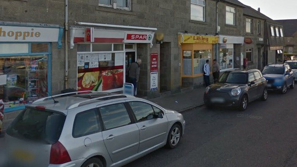 Knifepoint robbery at Fraserburgh Spar shop investigated - BBC News