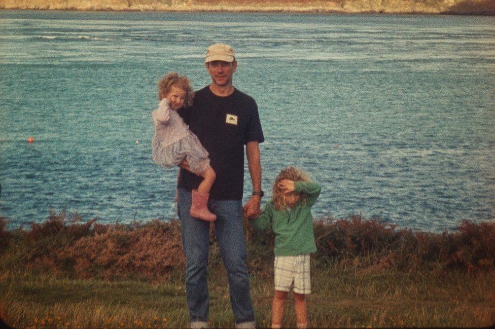 Gwymon Cymru i achub y byd? - BBC Cymru Fyw