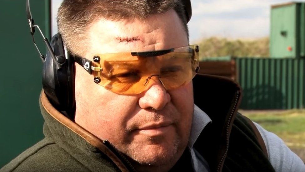 Clay pigeon champion George Digweed beaten by robbers - BBC News