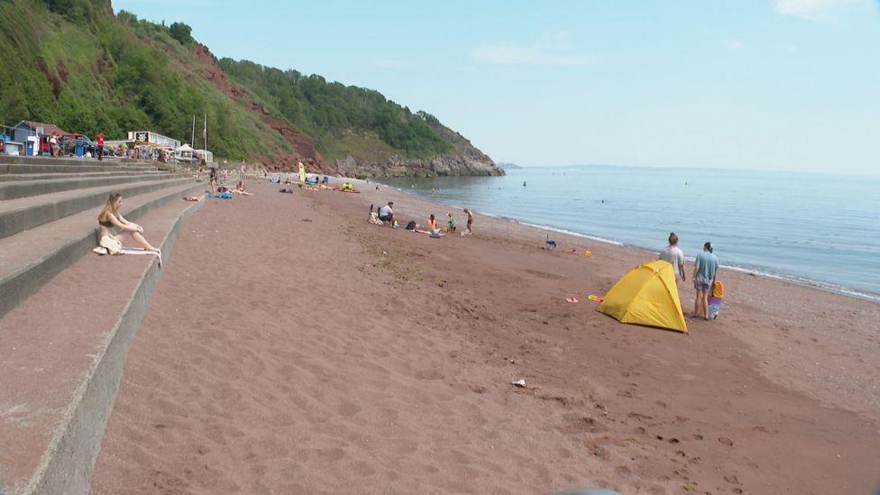 Babbacombe Cliff Railway to reopen in June - BBC News