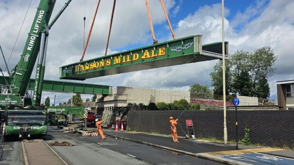 Historic Hanson's Ale bridge restored in original colours - BBC News