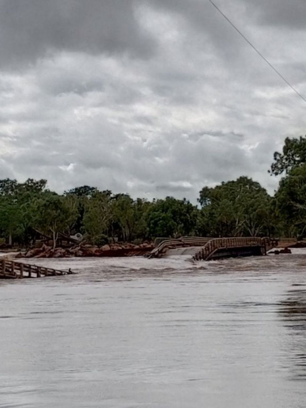 Record flooding hits western Australia - BBC Newsround