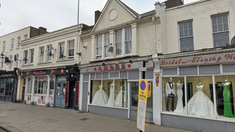 Tottenham FC submits plans for student flats - BBC News