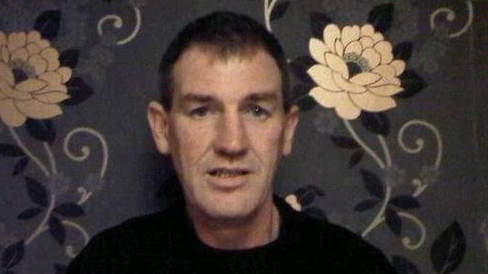 Liverpool stab victim Stephen Essery 'a gentle soul' - BBC News