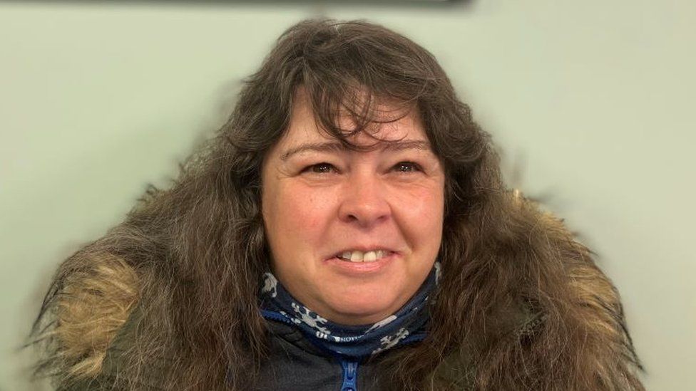 Lives could be lost over link worker cuts, say GPs - BBC News