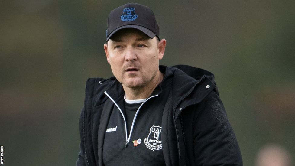 Eleanor Dale: Everton sign England youth international - BBC Sport