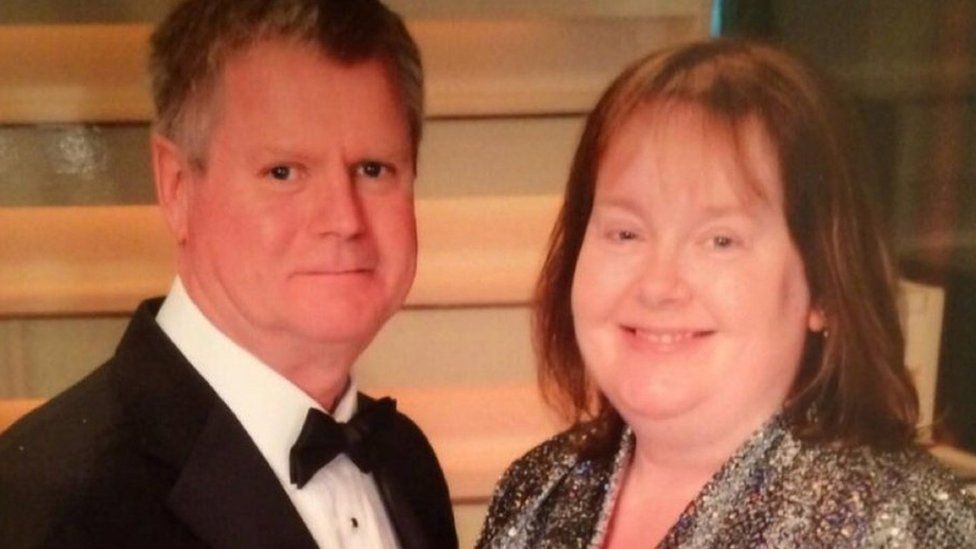 Covid-19 death maintenance worker Graham Thorne was 'perfect' - BBC News