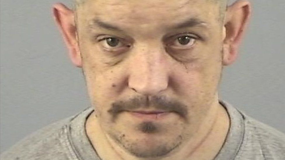 Ringwood man jailed for fire crew gun threat - BBC News