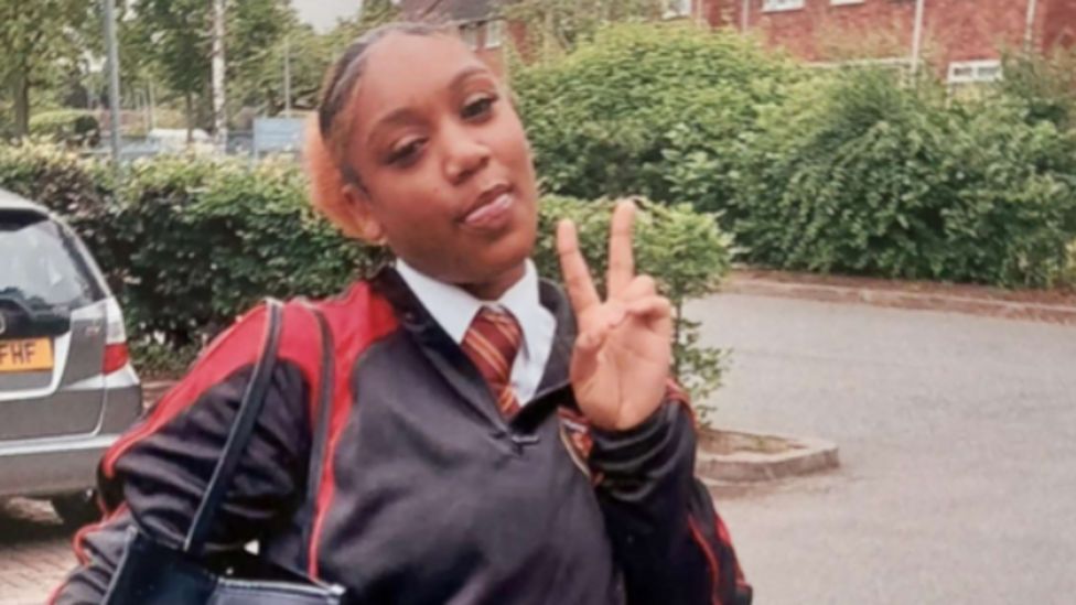 Police appeal over girl, 15, missing from Wolverhampton - BBC News