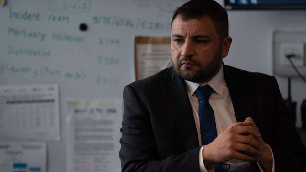 When the virus came to our hospital - BBC News