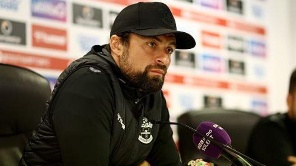 Southampton: Russell Martin 'frustrated' despite latest win - BBC Sport