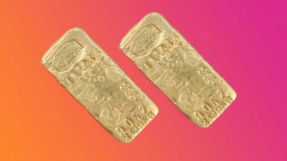 Anglo-Saxon: Gold coins from Anglo-Saxon era found in Norfolk - BBC ...