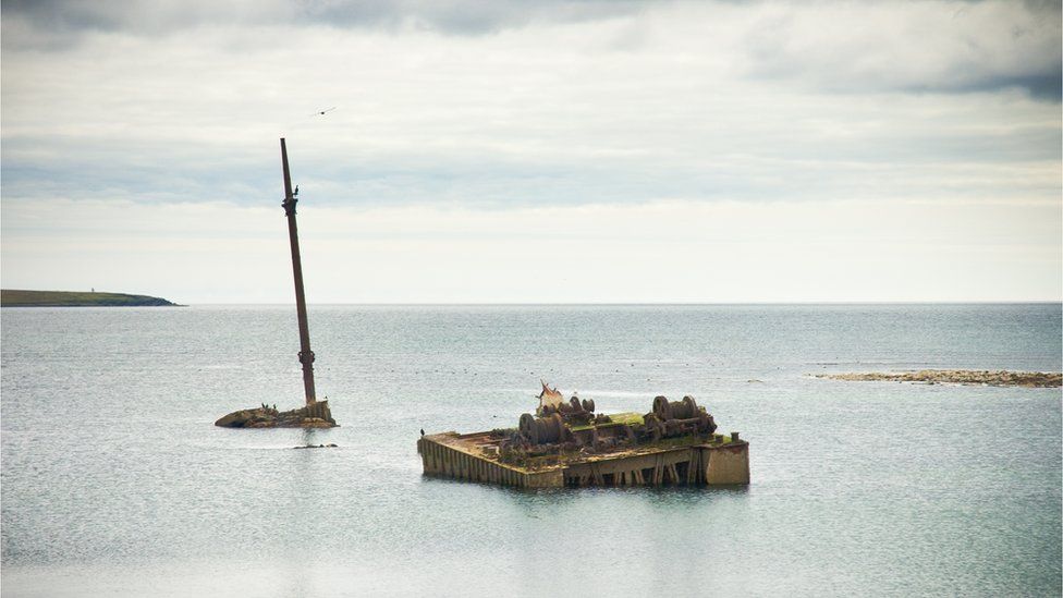 Torpedo on seabed linked to sinking of Royal Oak in Scapa Flow - BBC News