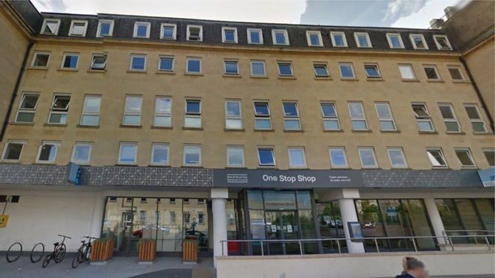 Bath and North East Somerset Council to cut 300 jobs - BBC News