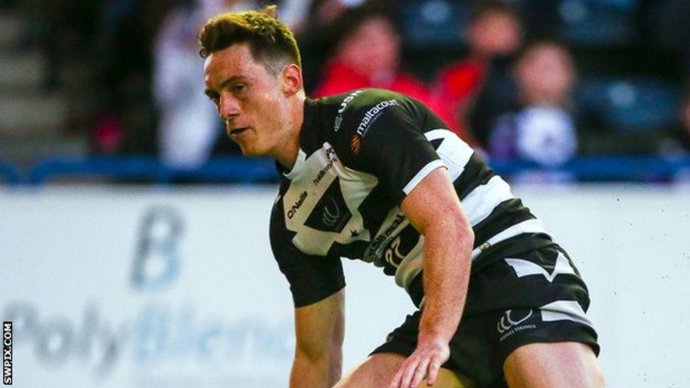 Tom Gilmore: Widnes Vikings scrum-half signs contract extension - BBC Sport