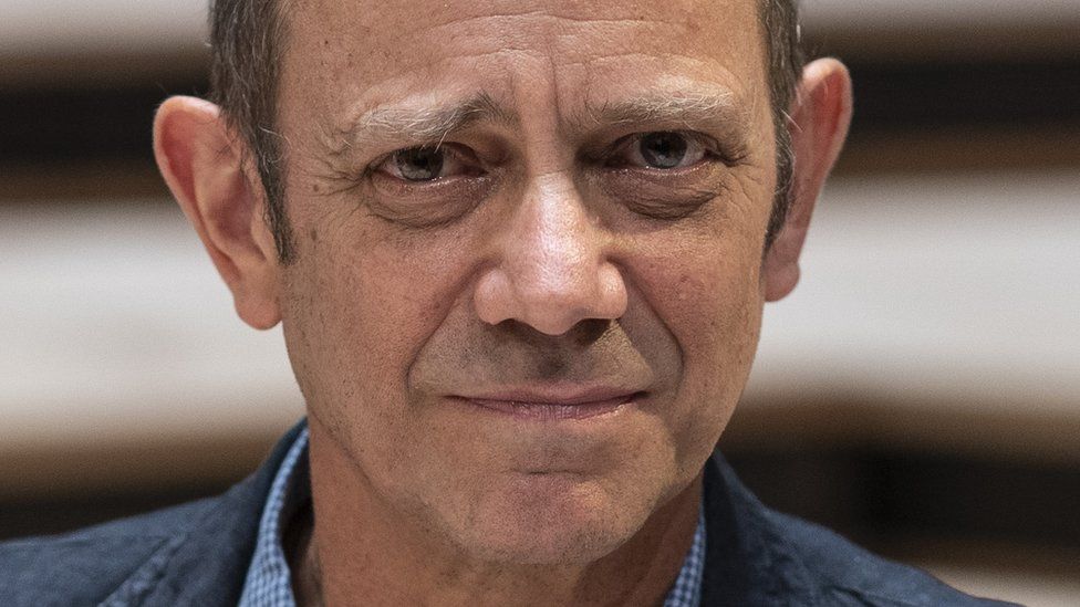 Booker Prize: Alan Garner is oldest writer to make the shortlist - BBC News