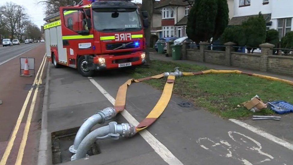 Oxford roads flooding plan announced - BBC News