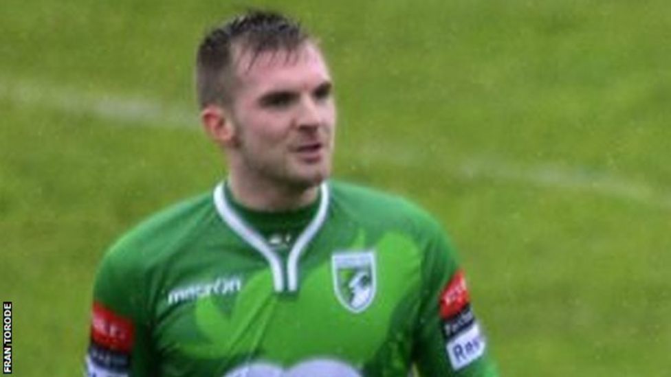 Guernsey FC lose 2-1 at East Grinstead Town in Isthmian League - BBC Sport