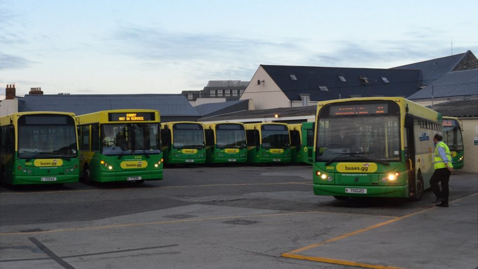 Guernsey bus use 'at highest point in 20 years' - BBC News