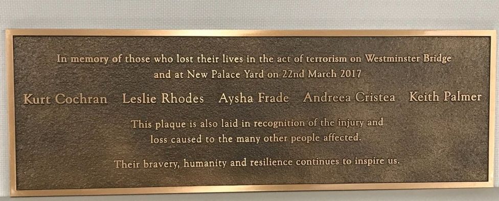 Westminster Bridge terror attack: Memorial plaque planned - BBC News