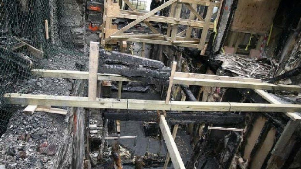 Aberystwyth fire: How Damion Harris started a deadly blaze - BBC News