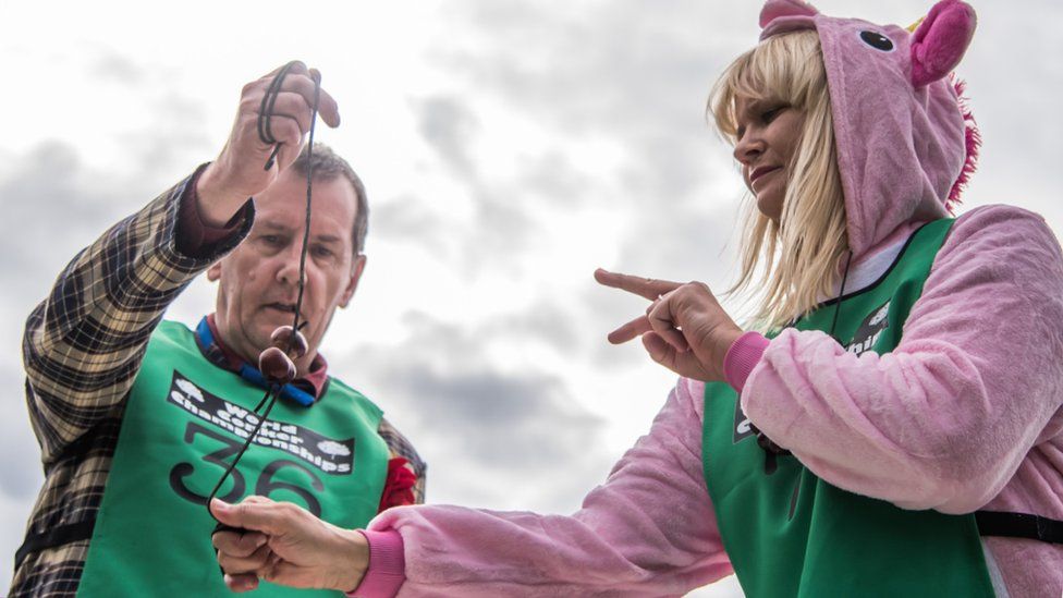 The 2017 World Conker Championships - BBC Newsround