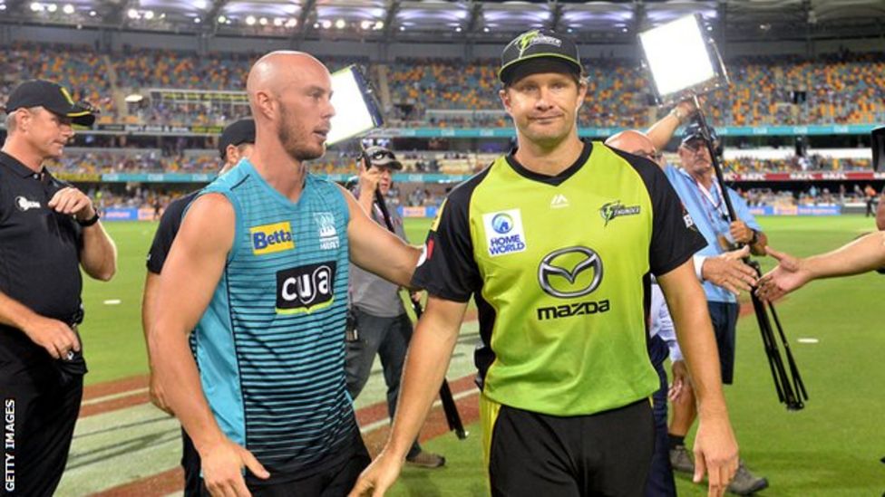 BBL match abandoned after power failure at Gabba - BBC Sport