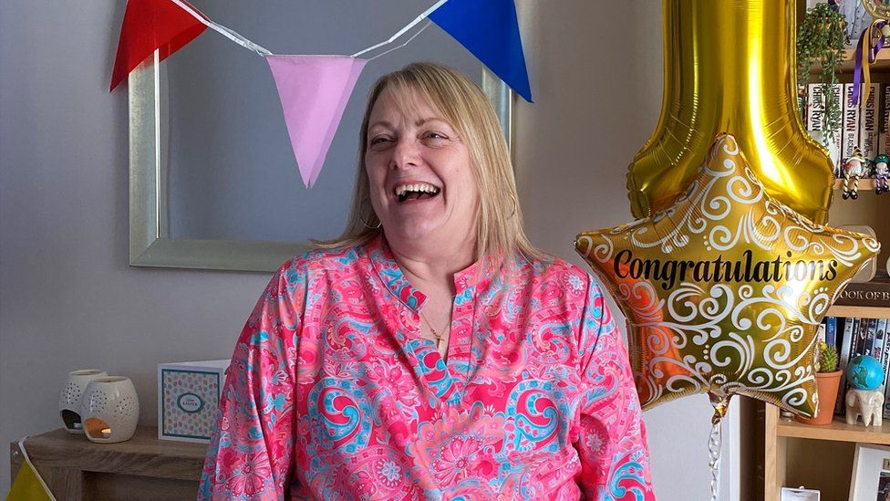 Roller skating and knitting helped achieve sober year - BBC News