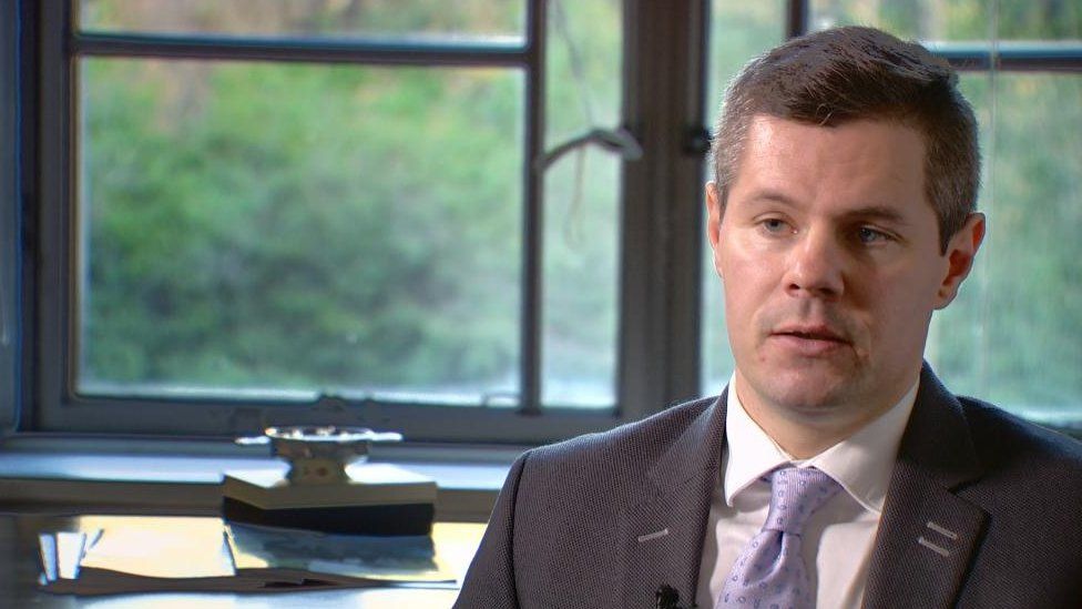 Derek Mackay: Deficit 'would not bar Scotland from EU' - BBC News