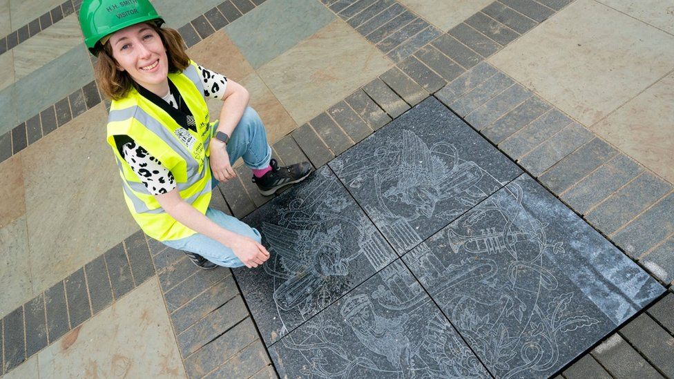 Rochdale Town Hall revamp: Intricate paving unveiled - BBC News