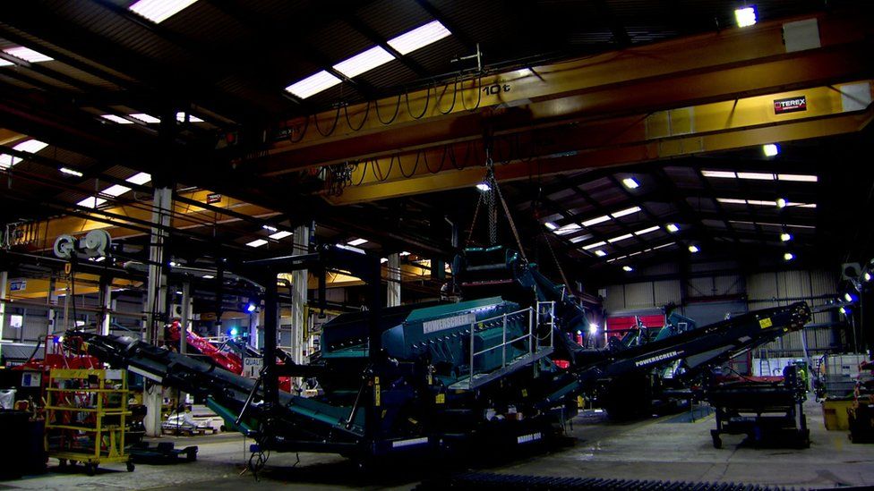 Brexit: NI 'may lose industry over migrant workers shortage' - BBC News