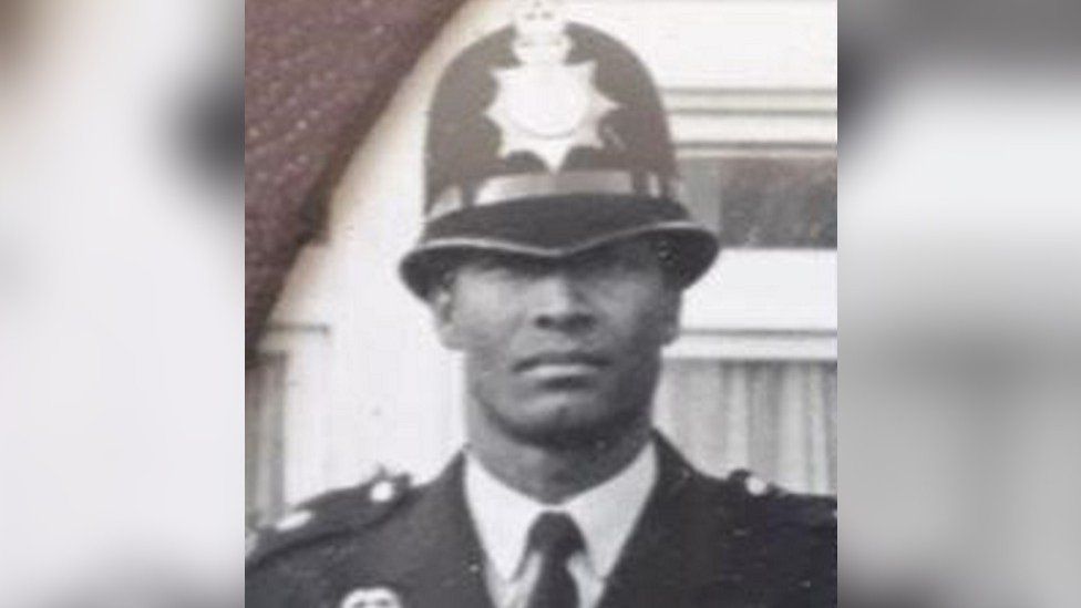 Victor Evans: Jazz 'warrior' dies aged 88 - BBC News