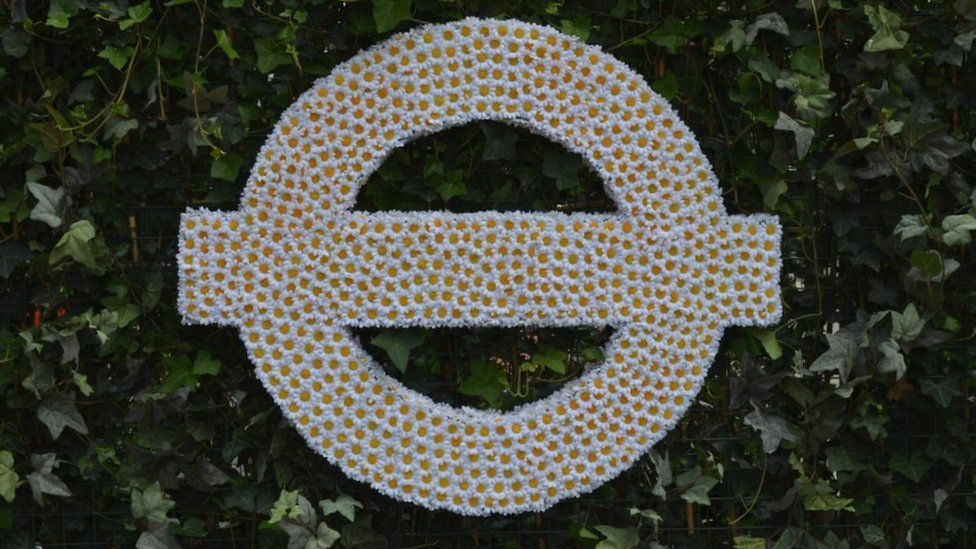 Transport old and new brings London's Regent Street to a standstill ...