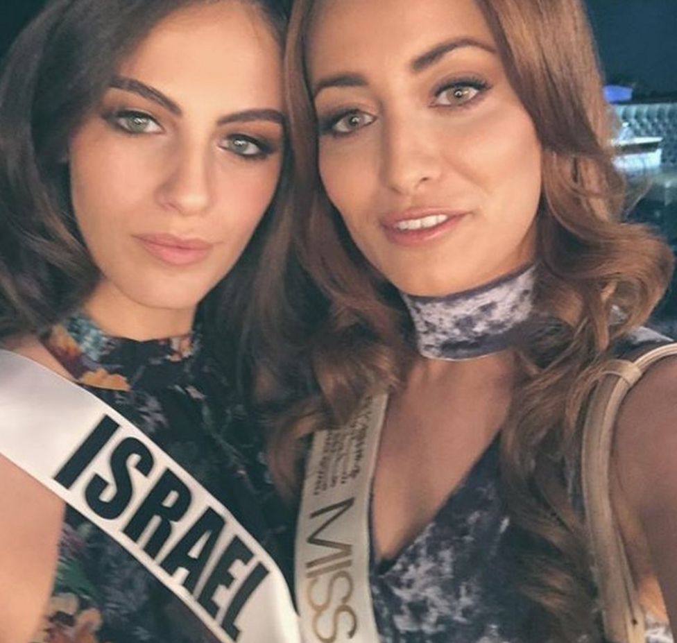 Miss Iraq and Miss Israel selfie strikes a nerve - BBC News
