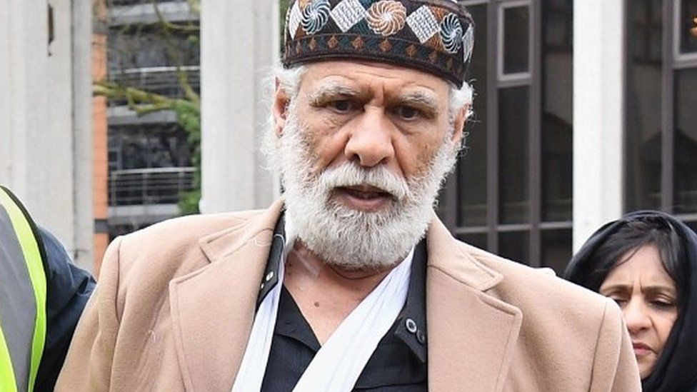 Daniel Horton admits stabbing Central London Mosque prayer leader - BBC ...